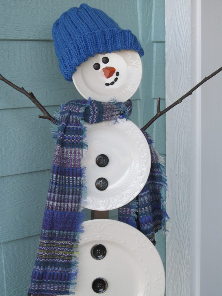How to Make a Jolly Snowman From Plates | Make it a Garden