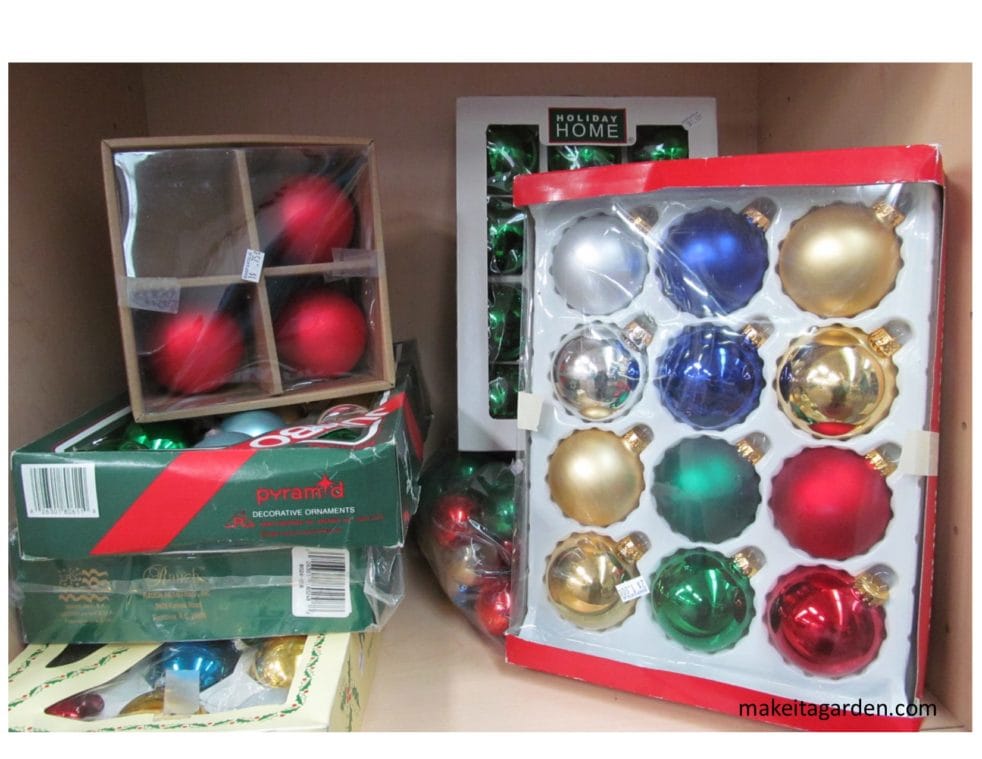 Holly Jolly Christmas Decor at the Thrift Store | Make it a Garden